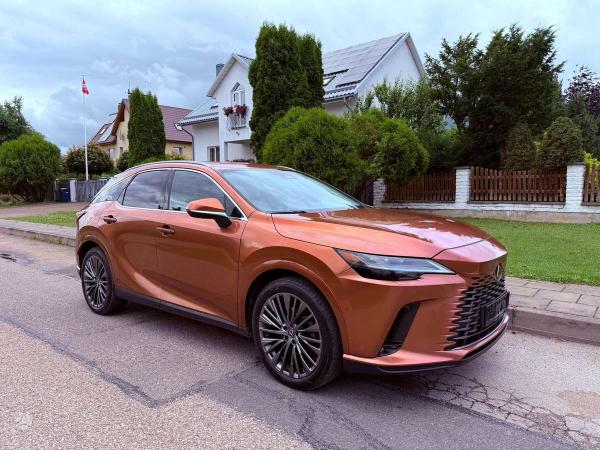 Orange Lexus RX 350h 2023 in Vilnius, with an engine capacity of 0.00 L and mileage of 130 thousand km for 49600 €, photo 4 on AUTOMOTO.COM.LV