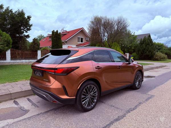 Orange Lexus RX 350h 2023 in Vilnius, with an engine capacity of 0.00 L and mileage of 130 thousand km for 49600 €, photo 6 on AUTOMOTO.COM.LV