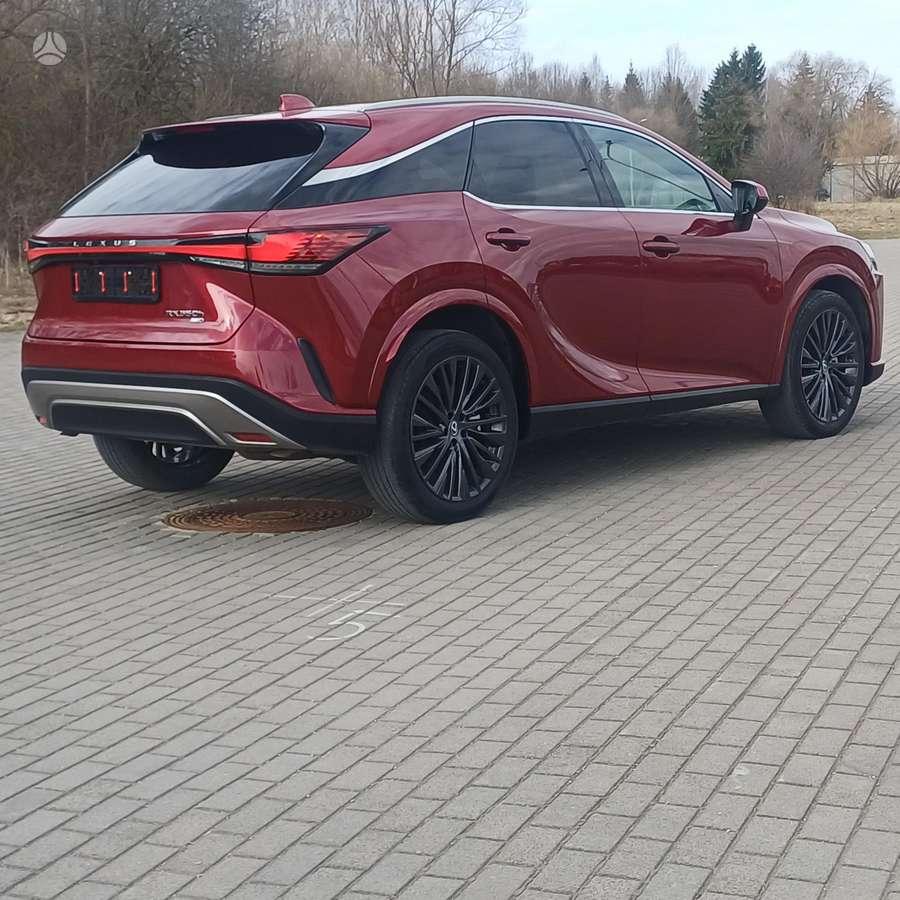 Красный Лексус RX 350h 2023 в Шяуляй, объемом двигателя 2.50 л и пробегом 31 тыс. км за 46500 €, фото 6 на AUTOMOTO.COM.LV