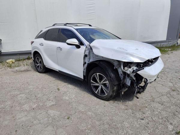 Balts Lexus RX 350h 2023 Kauņa, ar dzinēja tilpumu 2.50 L un nobraukumu 26 tūkst. km par 26500 €, foto 1 vietnē AUTOMOTO.COM.LV