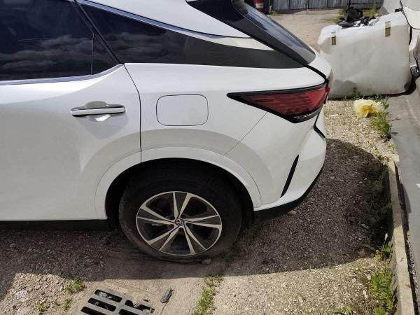 Balts Lexus RX 350h 2023 Kauņa, ar dzinēja tilpumu 2.50 L un nobraukumu 26 tūkst. km par 26500 €, foto 4 vietnē AUTOMOTO.COM.LV