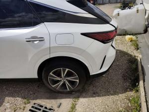 White Lexus RX 350h 2023 in Kaunas, with an engine capacity of 2.50 L and mileage of 26 thousand km for 26500 €, photo 5 on AUTOMOTO.COM.LV