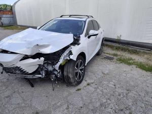 White Lexus RX 350h 2023 in Kaunas, with an engine capacity of 2.50 L and mileage of 26 thousand km for 26500 €, photo 6 on AUTOMOTO.COM.LV