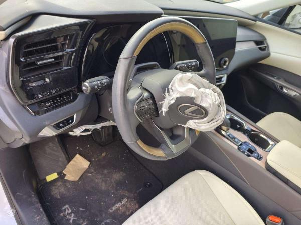 Balts Lexus RX 350h 2023 Kauņa, ar dzinēja tilpumu 2.50 L un nobraukumu 26 tūkst. km par 26500 €, foto 10 vietnē AUTOMOTO.COM.LV
