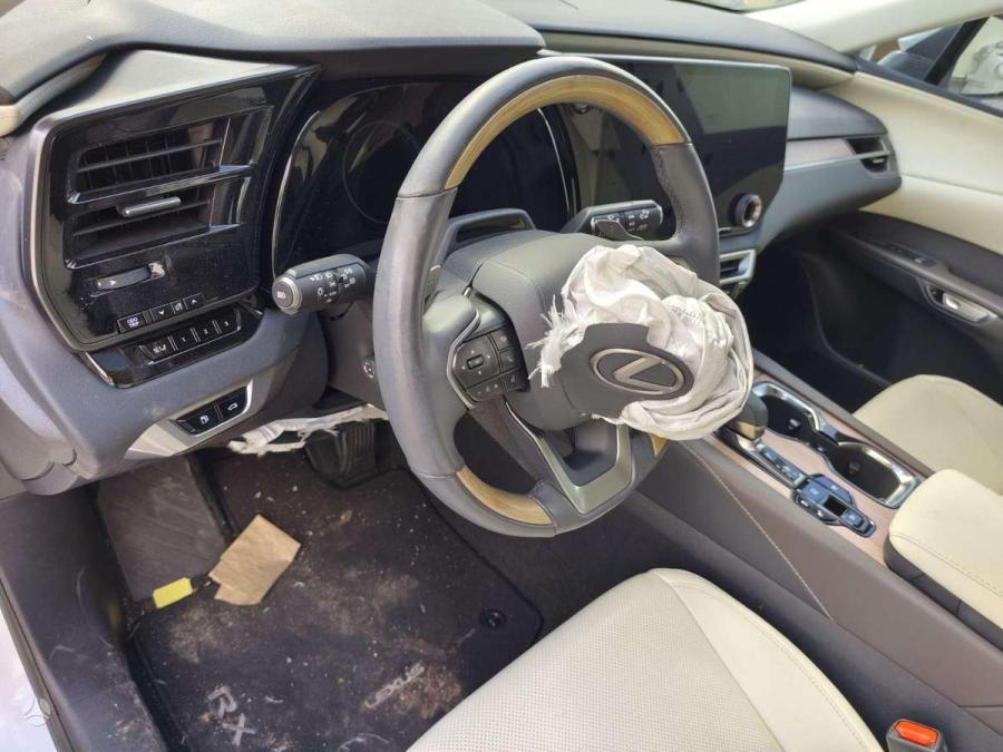 White Lexus RX 350h 2023 in Kaunas, with an engine capacity of 2.50 L and mileage of 26 thousand km for 26500 €, photo 11 on AUTOMOTO.COM.LV