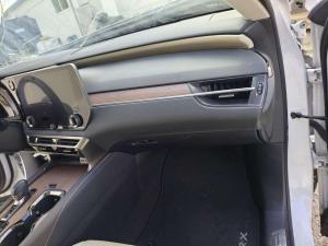 White Lexus RX 350h 2023 in Kaunas, with an engine capacity of 2.50 L and mileage of 26 thousand km for 26500 €, photo 14 on AUTOMOTO.COM.LV