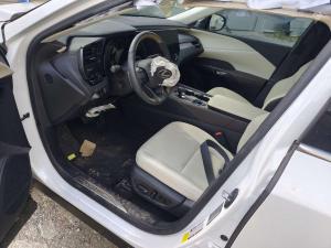 White Lexus RX 350h 2023 in Kaunas, with an engine capacity of 2.50 L and mileage of 26 thousand km for 26500 €, photo 19 on AUTOMOTO.COM.LV