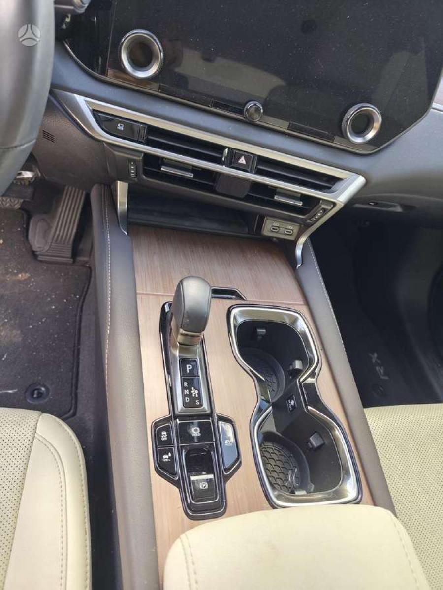 White Lexus RX 350h 2023 in Kaunas, with an engine capacity of 2.50 L and mileage of 26 thousand km for 26500 €, photo 20 on AUTOMOTO.COM.LV