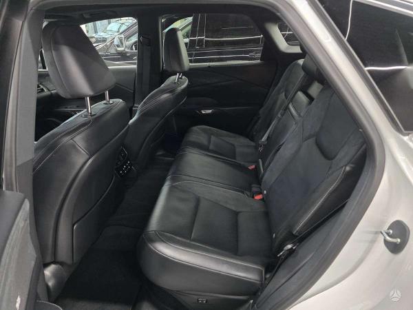 White Lexus RX 350h 2024 in Siauliai, with an engine capacity of 2.49 L and mileage of 26 thousand km for 59950 €, photo 11 on AUTOMOTO.COM.LV