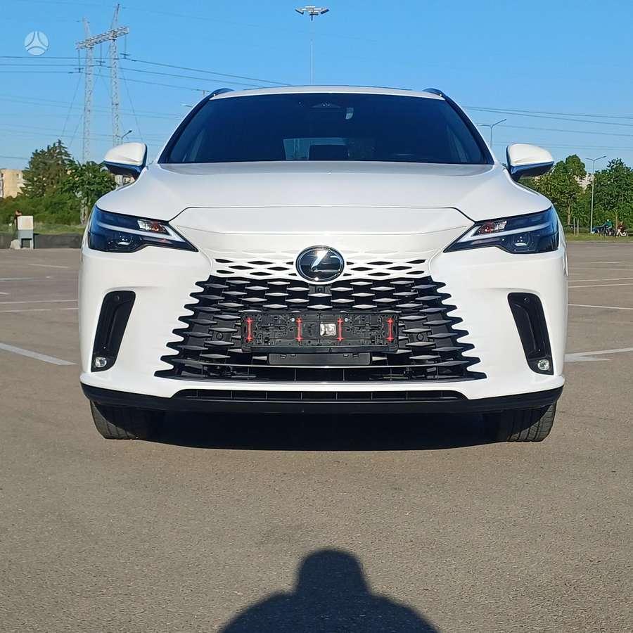 Balts Lexus RX 350h 2024 Šauļi, ar dzinēja tilpumu 2.50 L un nobraukumu 24 tūkst. km par 51000 €, foto 1 vietnē AUTOMOTO.COM.LV