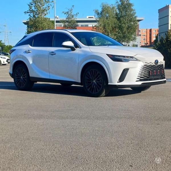 Белый Лексус RX 350h 2024 в Шяуляй, объемом двигателя 2.50 л и пробегом 24 тыс. км за 51000 €, фото 3 на AUTOMOTO.COM.LV