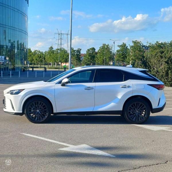 Белый Лексус RX 350h 2024 в Шяуляй, объемом двигателя 2.50 л и пробегом 24 тыс. км за 51000 €, фото 10 на AUTOMOTO.COM.LV