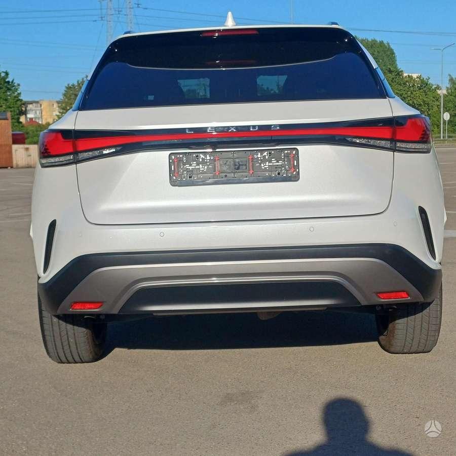 Balts Lexus RX 350h 2024 Šauļi, ar dzinēja tilpumu 2.50 L un nobraukumu 24 tūkst. km par 51000 €, foto 19 vietnē AUTOMOTO.COM.LV
