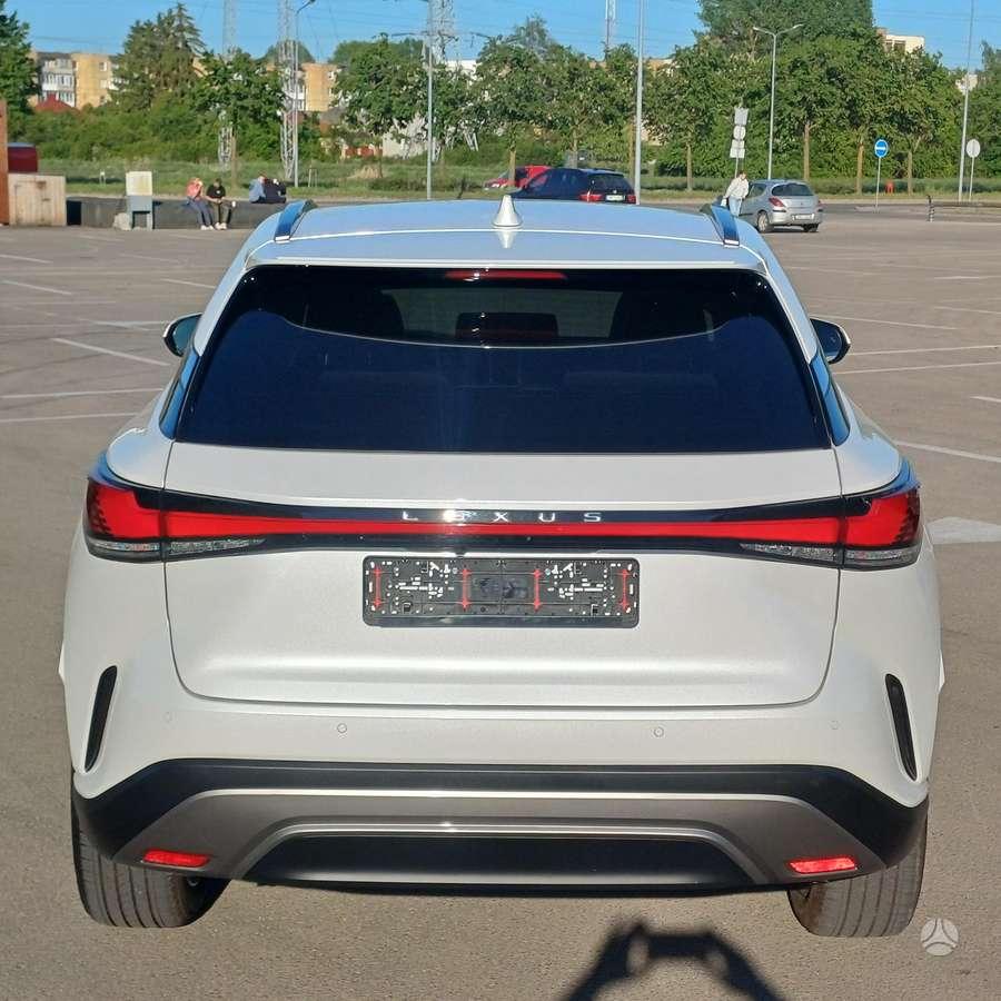 Balts Lexus RX 350h 2024 Šauļi, ar dzinēja tilpumu 2.50 L un nobraukumu 24 tūkst. km par 51000 €, foto 20 vietnē AUTOMOTO.COM.LV