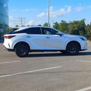 Balts Lexus RX 350h 2024 Šauļi, ar dzinēja tilpumu 2.50 L un nobraukumu 24 tūkst. km par 51000 €, foto 23 vietnē AUTOMOTO.COM.LV