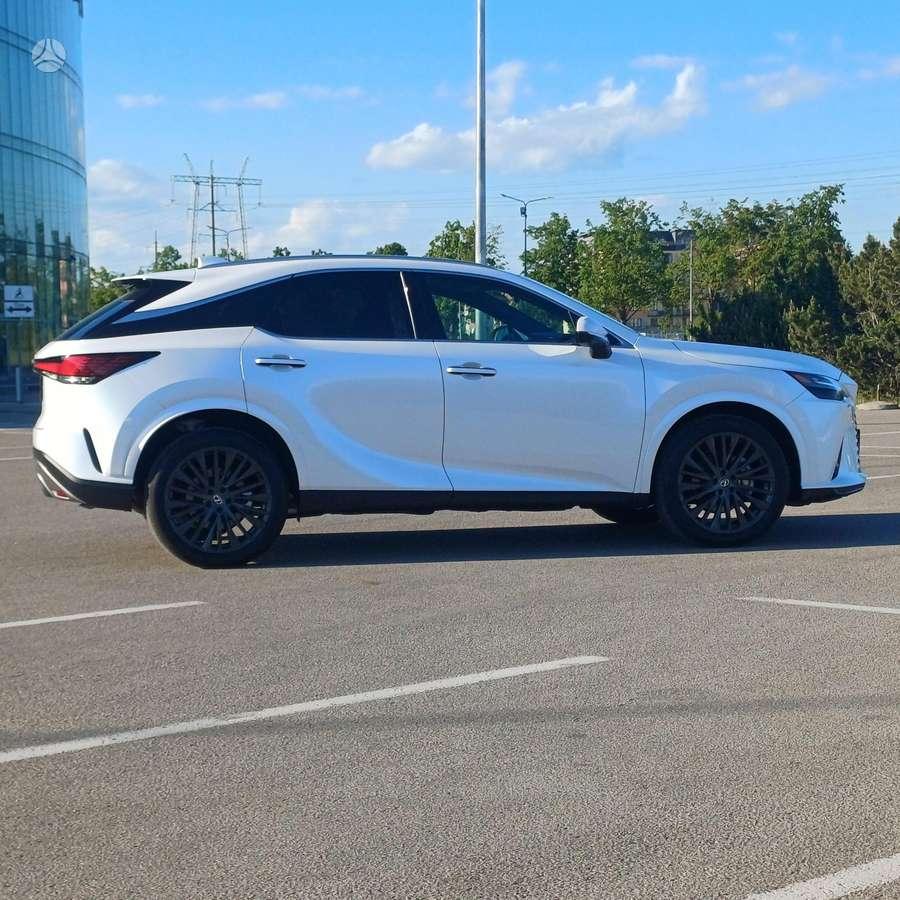 Balts Lexus RX 350h 2024 Šauļi, ar dzinēja tilpumu 2.50 L un nobraukumu 24 tūkst. km par 51000 €, foto 23 vietnē AUTOMOTO.COM.LV