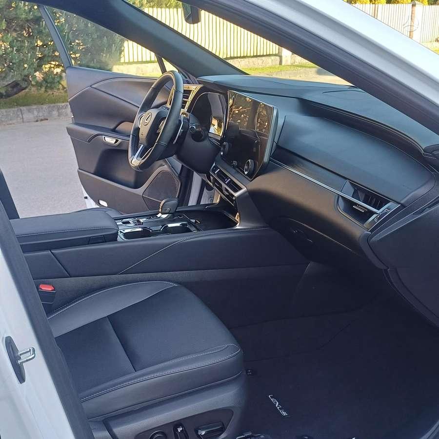 Balts Lexus RX 350h 2024 Šauļi, ar dzinēja tilpumu 2.50 L un nobraukumu 24 tūkst. km par 51000 €, foto 31 vietnē AUTOMOTO.COM.LV