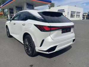 Белый Лексус RX 350h 2024 в Вильнюс, объемом двигателя 2.49 л и пробегом 16 тыс. км за 49999 €, фото 5 на AUTOMOTO.COM.LV
