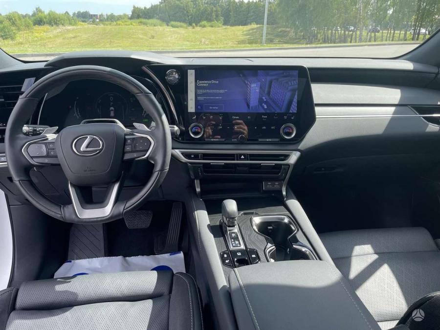 Белый Лексус RX 350h 2024 в Вильнюс, объемом двигателя 2.49 л и пробегом 16 тыс. км за 49999 €, фото 8 на AUTOMOTO.COM.LV