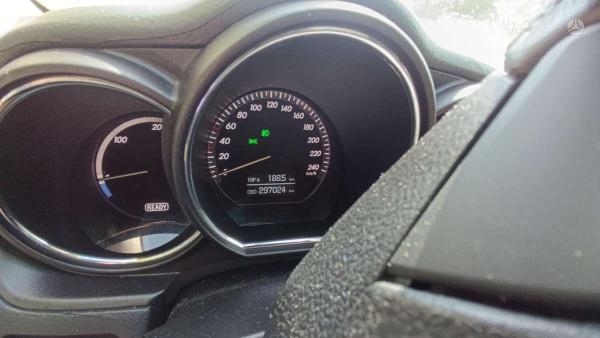 Black Lexus RX 400h 2006 in Alytus, with an engine capacity of 3.31 L and mileage of 297 thousand km for 6000 €, photo 5 on AUTOMOTO.COM.LV