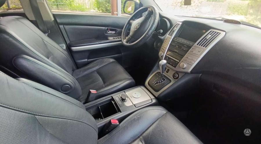 Black Lexus RX 400h 2006 in Alytus, with an engine capacity of 3.31 L and mileage of 297 thousand km for 6000 €, photo 13 on AUTOMOTO.COM.LV
