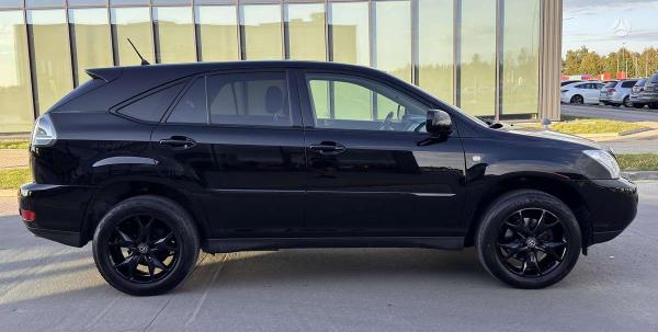 Lexus RX 400h 2006 Šauļi vietnē Melns Lexus RX 400h 2006 Šauļi, ar dzinēja tilpumu 3.30 L un nobraukumu 265 tūkst. km par 6700 €, foto 5 vietnē AUTOMOTO.COM.LV