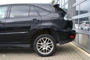 Black Lexus RX 400h 2006 in Vilnius, with an engine capacity of 3.31 L and mileage of 293 thousand km for 5500 €, photo 3 on AUTOMOTO.COM.LV