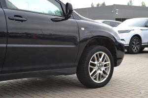 Black Lexus RX 400h 2006 in Vilnius, with an engine capacity of 3.31 L and mileage of 293 thousand km for 5500 €, photo 9 on AUTOMOTO.COM.LV