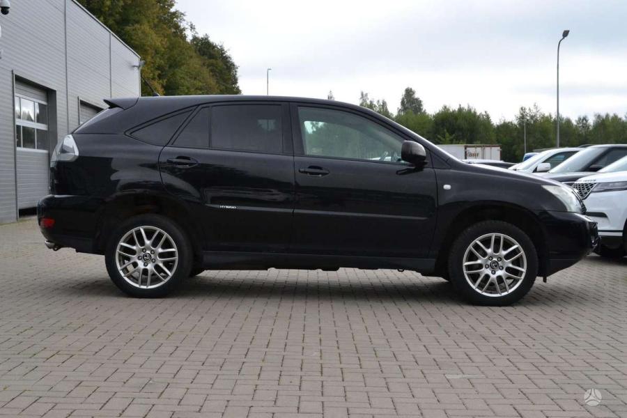 Black Lexus RX 400h 2006 in Vilnius, with an engine capacity of 3.31 L and mileage of 293 thousand km for 5500 €, photo 10 on AUTOMOTO.COM.LV