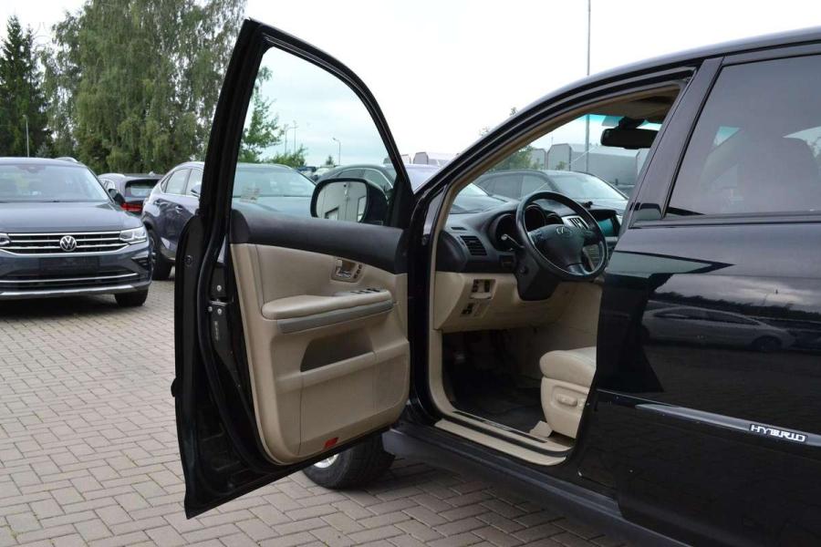 Black Lexus RX 400h 2006 in Vilnius, with an engine capacity of 3.31 L and mileage of 293 thousand km for 5500 €, photo 18 on AUTOMOTO.COM.LV
