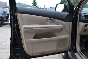 Black Lexus RX 400h 2006 in Vilnius, with an engine capacity of 3.31 L and mileage of 293 thousand km for 5500 €, photo 19 on AUTOMOTO.COM.LV