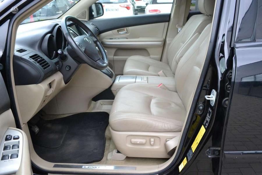 Black Lexus RX 400h 2006 in Vilnius, with an engine capacity of 3.31 L and mileage of 293 thousand km for 5500 €, photo 21 on AUTOMOTO.COM.LV