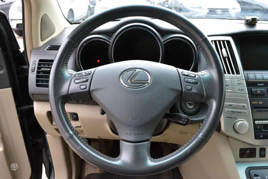 Black Lexus RX 400h 2006 in Vilnius, with an engine capacity of 3.31 L and mileage of 293 thousand km for 5500 €, photo 29 on AUTOMOTO.COM.LV