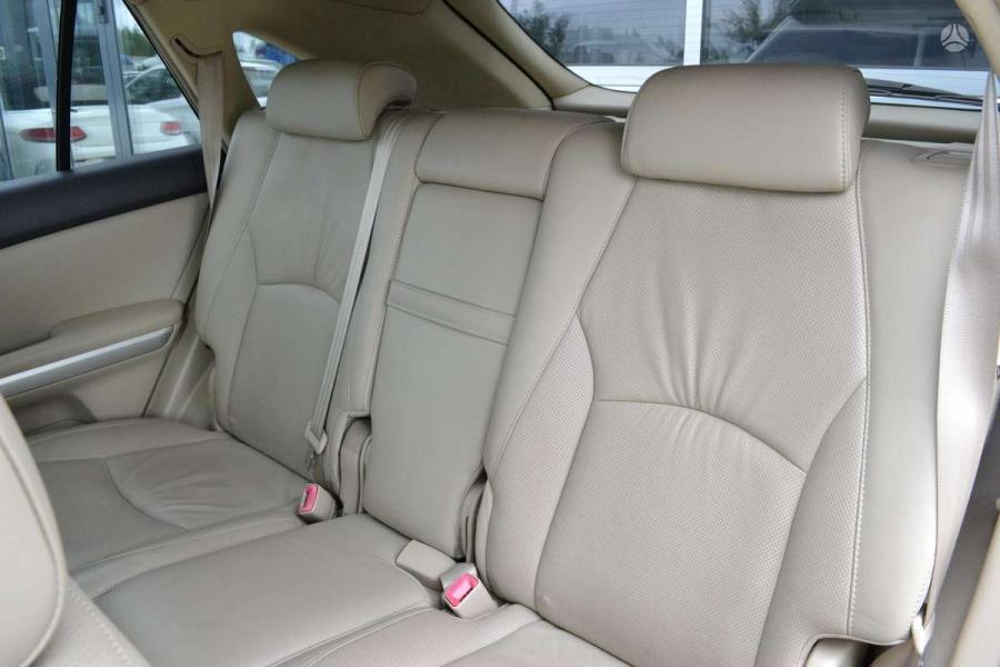 Black Lexus RX 400h 2006 in Vilnius, with an engine capacity of 3.31 L and mileage of 293 thousand km for 5500 €, photo 37 on AUTOMOTO.COM.LV