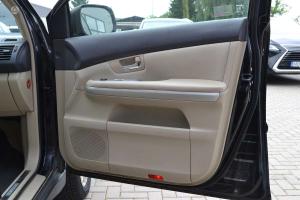 Black Lexus RX 400h 2006 in Vilnius, with an engine capacity of 3.31 L and mileage of 293 thousand km for 5500 €, photo 44 on AUTOMOTO.COM.LV