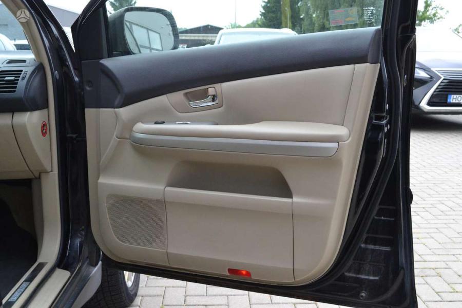 Black Lexus RX 400h 2006 in Vilnius, with an engine capacity of 3.31 L and mileage of 293 thousand km for 5500 €, photo 44 on AUTOMOTO.COM.LV