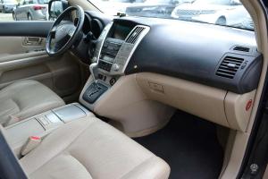 Black Lexus RX 400h 2006 in Vilnius, with an engine capacity of 3.31 L and mileage of 293 thousand km for 5500 €, photo 48 on AUTOMOTO.COM.LV
