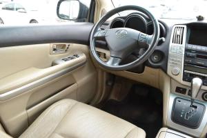 Black Lexus RX 400h 2006 in Vilnius, with an engine capacity of 3.31 L and mileage of 293 thousand km for 5500 €, photo 49 on AUTOMOTO.COM.LV