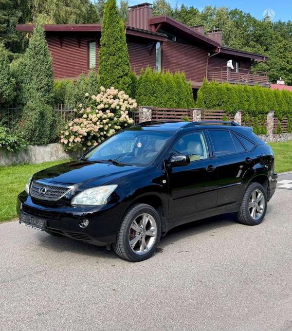 Lexus RX 400h 2006 in Vilnius on AUTOMOTO.COM.LV Black Lexus RX 400h 2006 in Vilnius, with an engine capacity of 3.31 L and mileage of 272 thousand km for 4500 €, photo 1 on AUTOMOTO.COM.LV