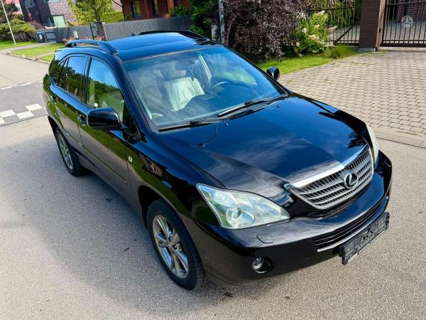 Lexus RX 400h 2006 in Vilnius on AUTOMOTO.COM.LV Black Lexus RX 400h 2006 in Vilnius, with an engine capacity of 3.31 L and mileage of 272 thousand km for 4500 €, photo 6 on AUTOMOTO.COM.LV