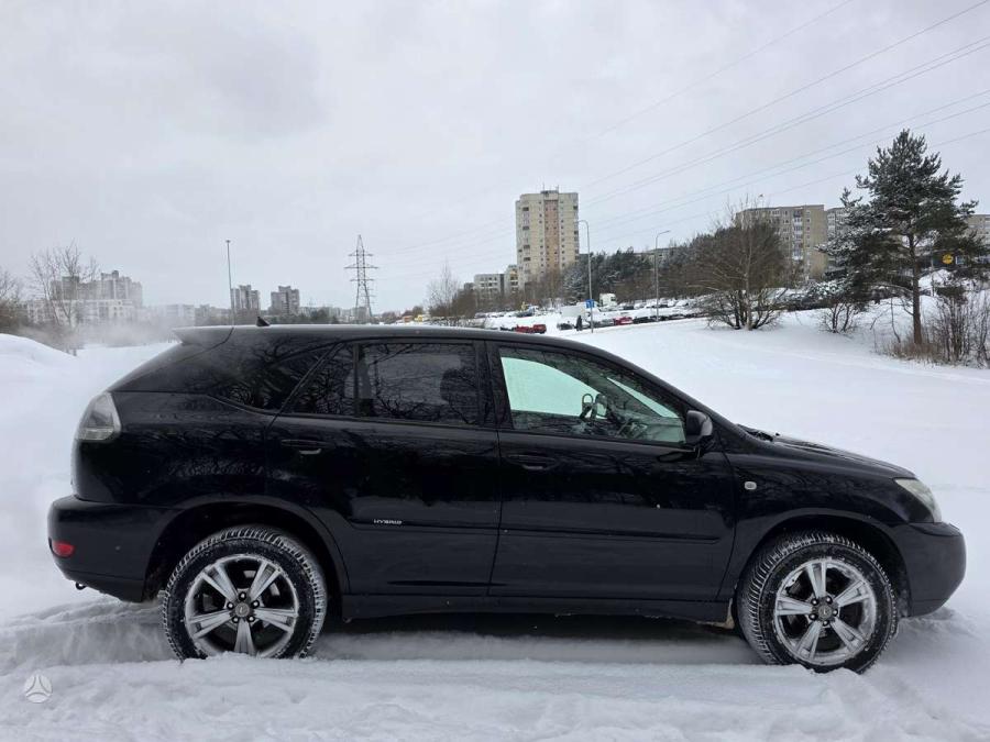 Melns Lexus RX 400h 2007 Viļņa, ar dzinēja tilpumu 3.31 L un nobraukumu 403 tūkst. km par 4200 €, foto 4 vietnē AUTOMOTO.COM.LV