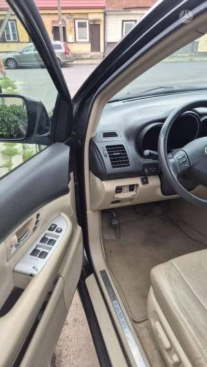 Melns Lexus RX 400h 2007 Kauņa, ar dzinēja tilpumu 3.31 L un nobraukumu 272 tūkst. km par 6300 €, foto 16 vietnē AUTOMOTO.COM.LV