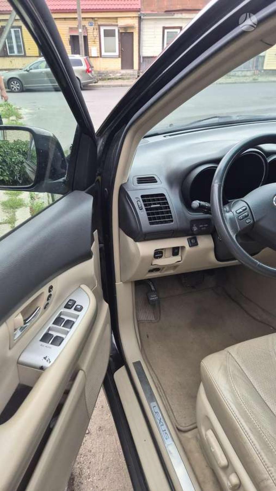 Melns Lexus RX 400h 2007 Kauņa, ar dzinēja tilpumu 3.31 L un nobraukumu 272 tūkst. km par 6300 €, foto 16 vietnē AUTOMOTO.COM.LV
