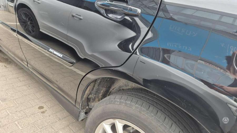 Melns Lexus RX 400h 2007 Kauņa, ar dzinēja tilpumu 3.31 L un nobraukumu 272 tūkst. km par 6300 €, foto 28 vietnē AUTOMOTO.COM.LV