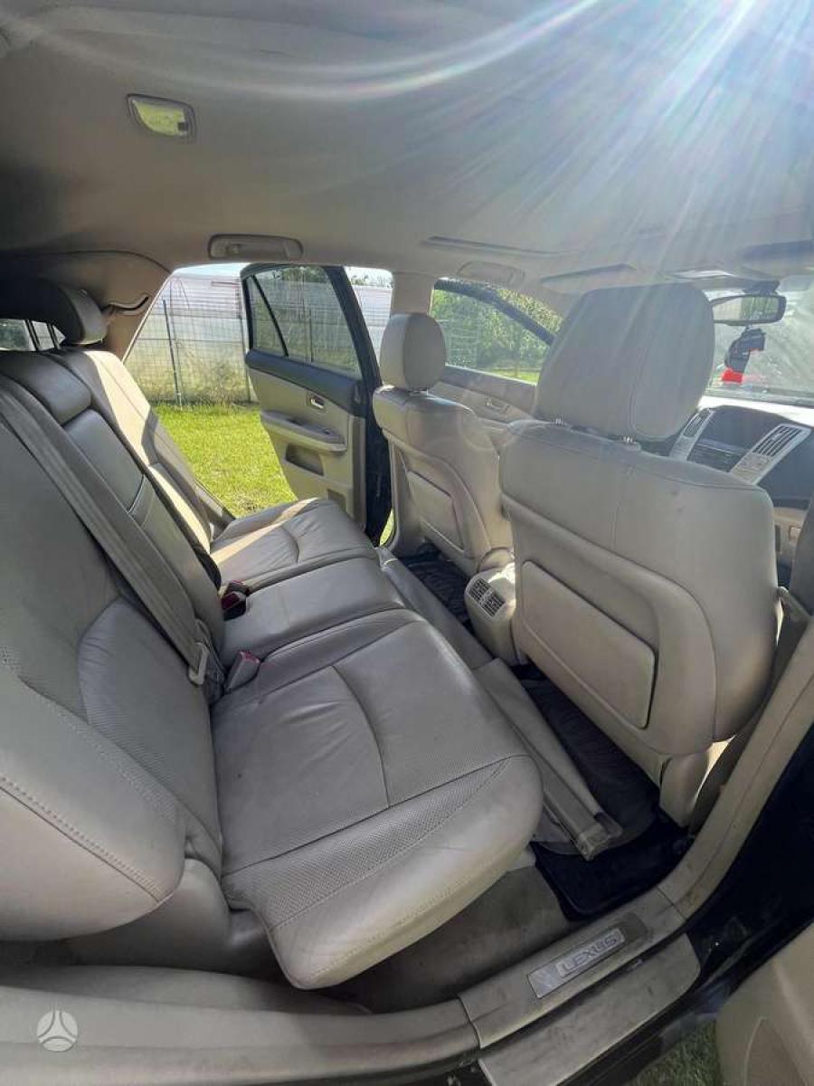 Black Lexus RX 400h 2007 in Vilnius, with an engine capacity of 3.31 L and mileage of 300 thousand km for 2900 €, photo 6 on AUTOMOTO.COM.LV
