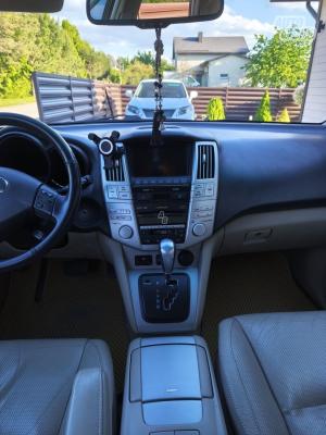 Black Lexus RX 400h 2008 in Vilnius, with an engine capacity of 3.30 L and mileage of 270 thousand km for 7400 €, photo 8 on AUTOMOTO.COM.LV