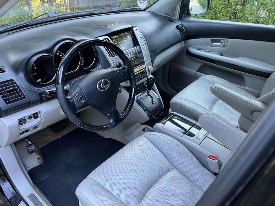 Black Lexus RX 400h 2008 in Vilnius, with an engine capacity of 3.30 L and mileage of 308 thousand km for 4500 €, photo 13 on AUTOMOTO.COM.LV