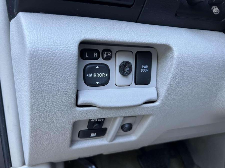 Black Lexus RX 400h 2008 in Vilnius, with an engine capacity of 3.30 L and mileage of 308 thousand km for 4500 €, photo 15 on AUTOMOTO.COM.LV