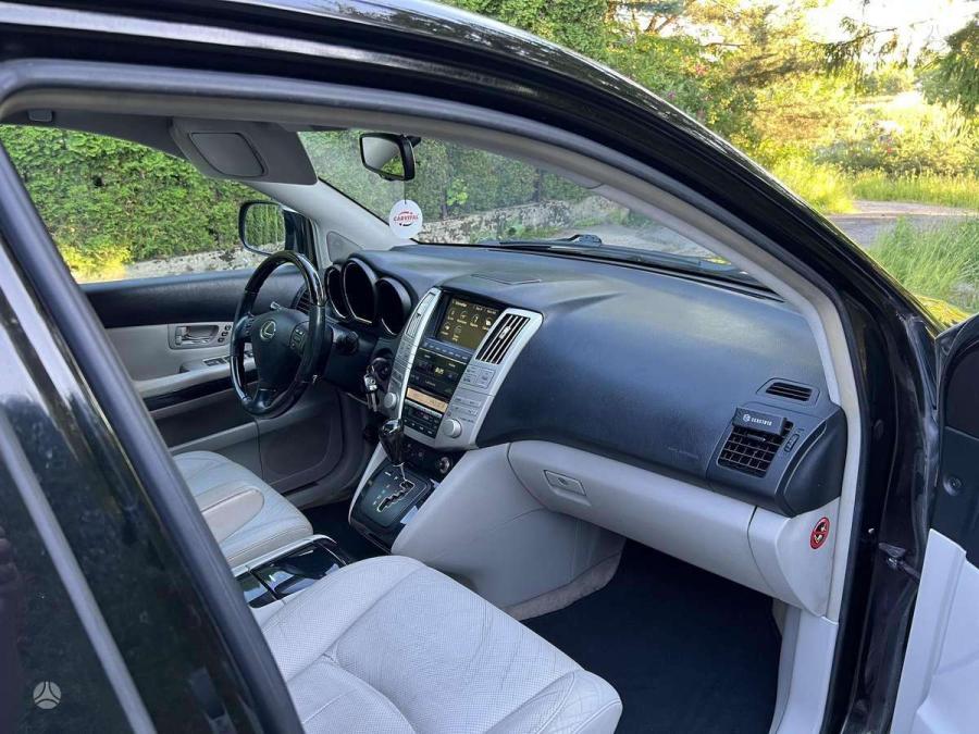Black Lexus RX 400h 2008 in Vilnius, with an engine capacity of 3.30 L and mileage of 308 thousand km for 4500 €, photo 17 on AUTOMOTO.COM.LV
