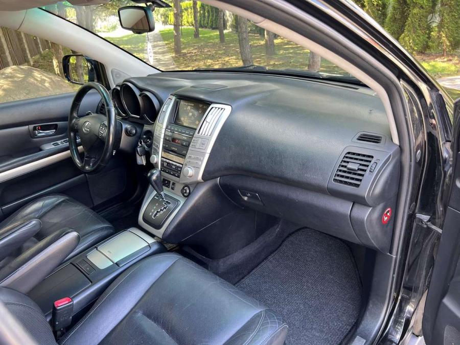 Melns Lexus RX 400h 2008 Viļņa, ar dzinēja tilpumu 3.30 L un nobraukumu 286 tūkst. km par 4850 €, foto 16 vietnē AUTOMOTO.COM.LV